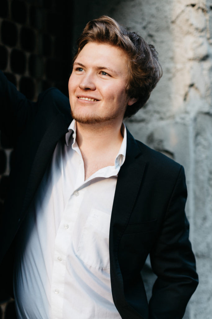 Making of: Matthias Hoffmann as Figaro in “Le Nozze di Figaro” at the Oper Köln - Esther ...